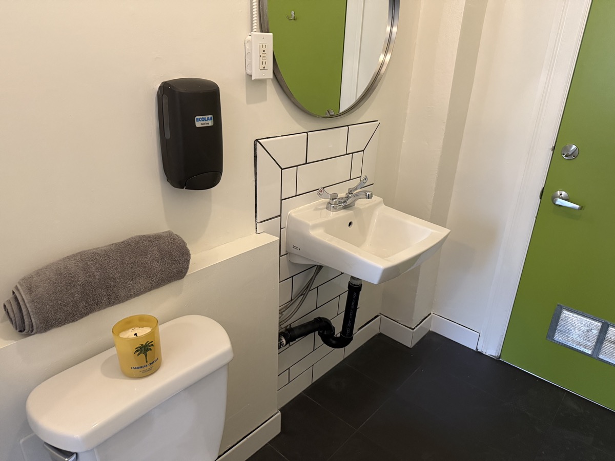 Hostel Fish | Seattle